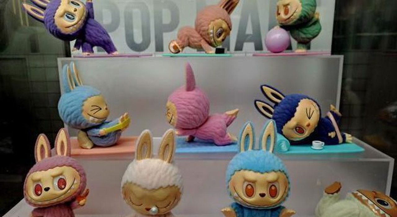 Labubu, code infinite davanti ai negozi per averli: la nuova ossessione ...