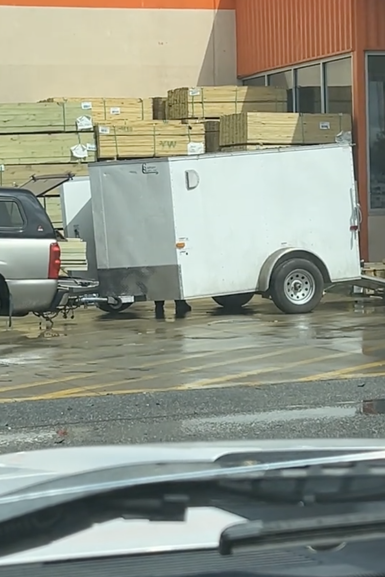 A Home Depot Shopper Saw Another Customer Dangerously Overload A ...