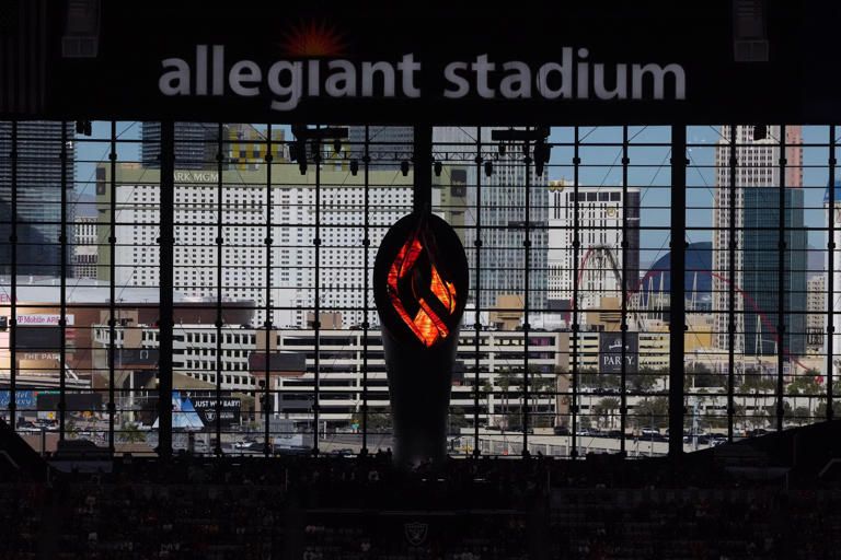 Timeline of the Raiders’ Super Bowl Trophies: Honoring NFL Greatness