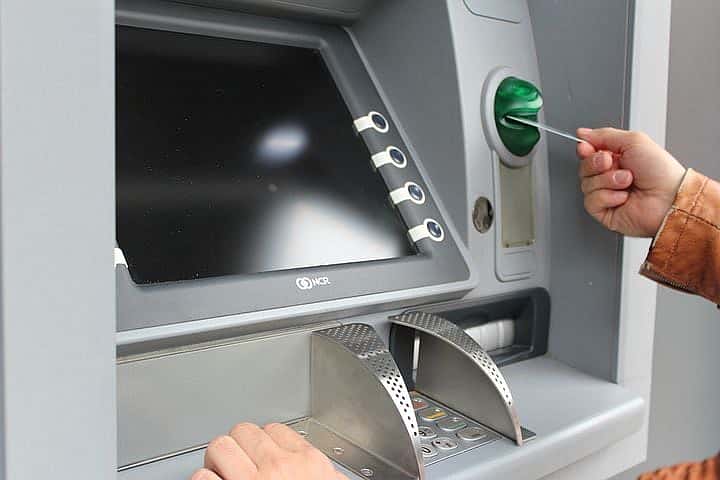 Ensure 75% ATMs Dispense Rs 100 And Rs 200 Notes By September, 90% By ...