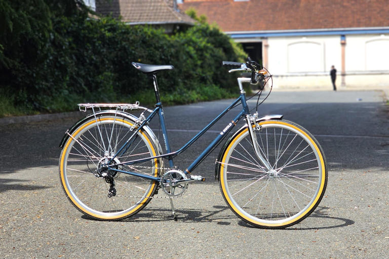 Aussi vintage que moderne, ce vélo électrique est upcyclé en Bretagne ...