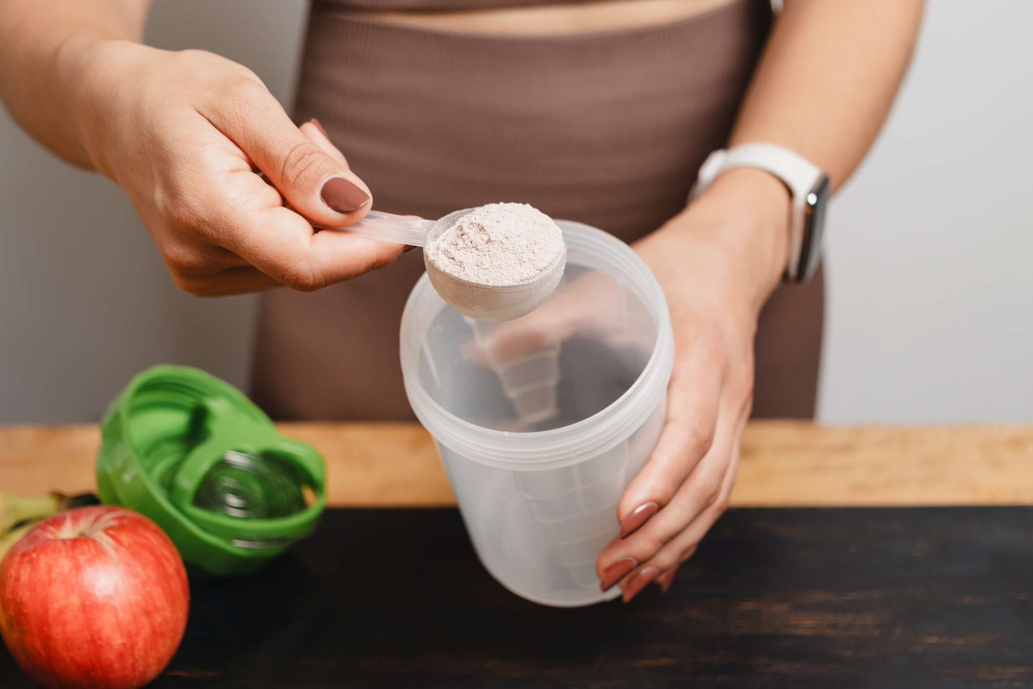 Creatine Benefits for Women: Muscle, Brain, and Bone Health