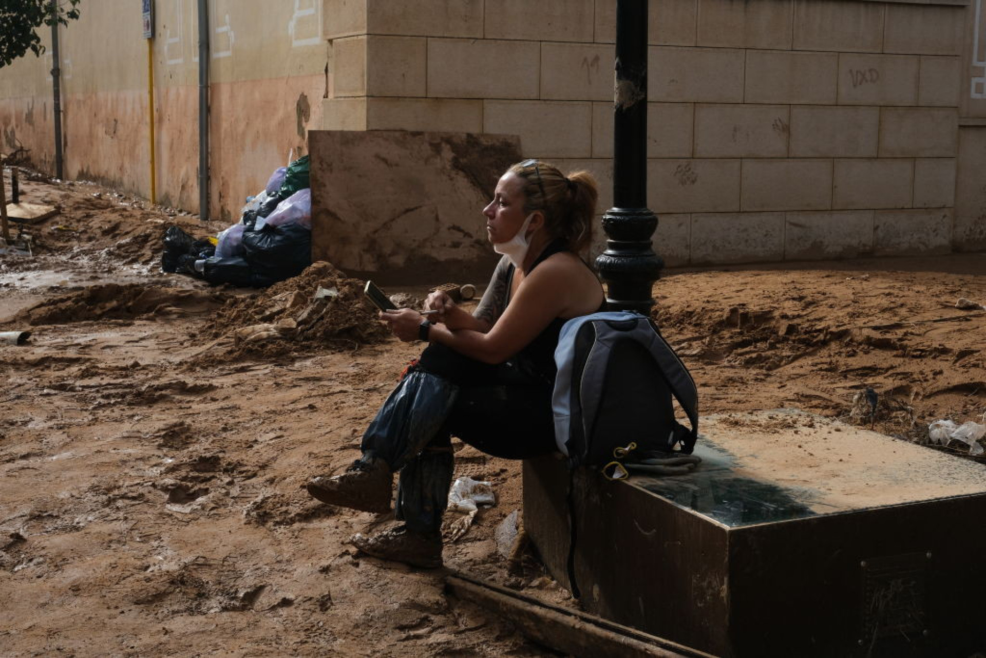 How your brain works in an emergency: lessons from disaster survivors