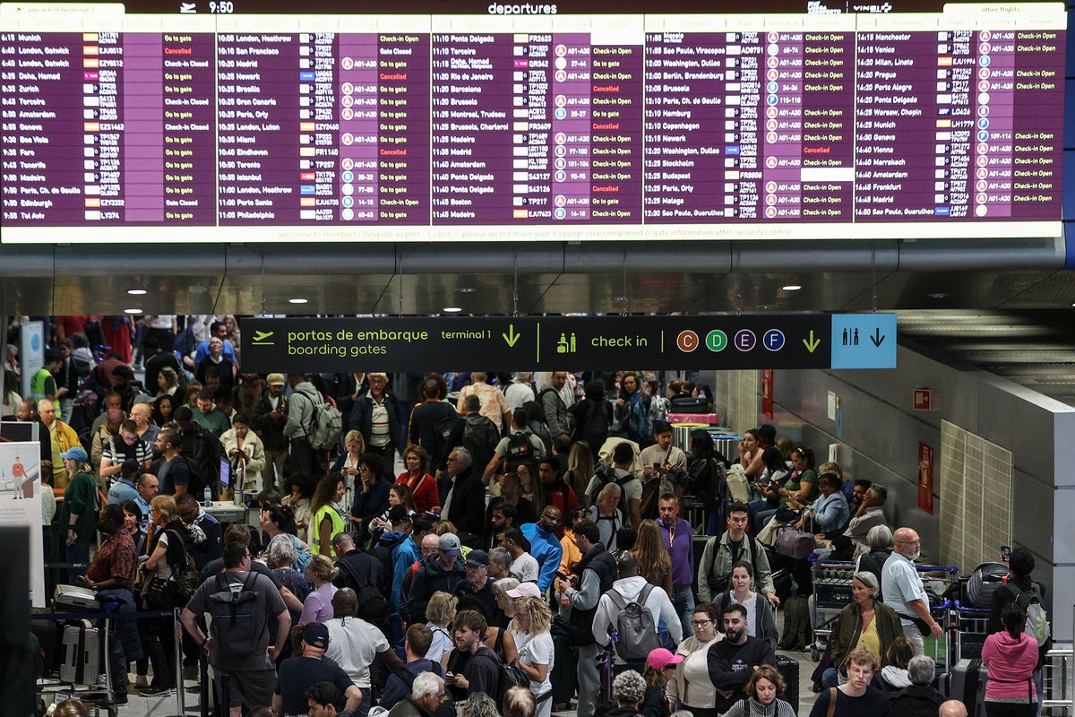 Spain-Portugal power outage live: Train and flight delays bring travel ...