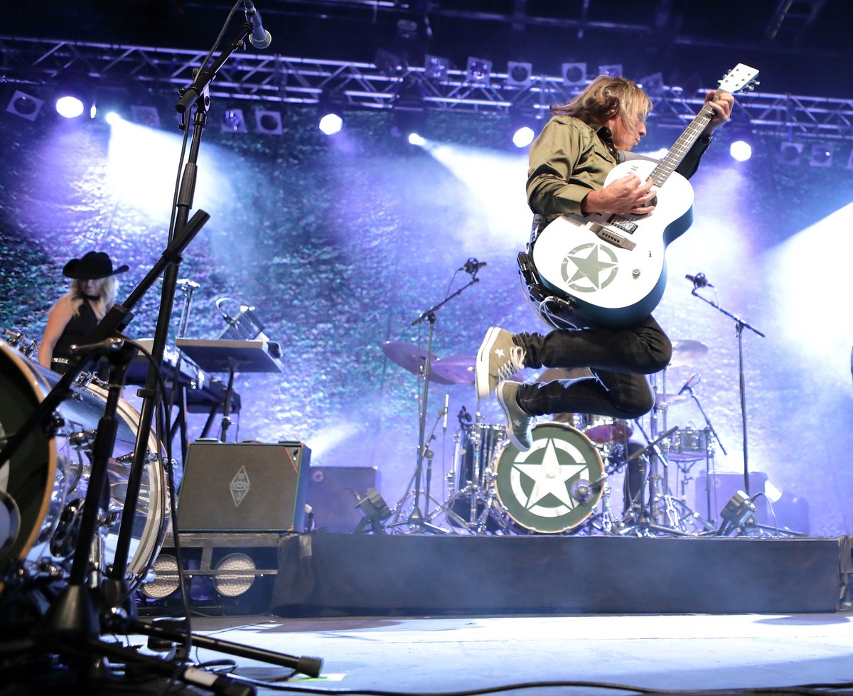 Mike Peters death: The Alarm frontman passes away from blood cancer ...