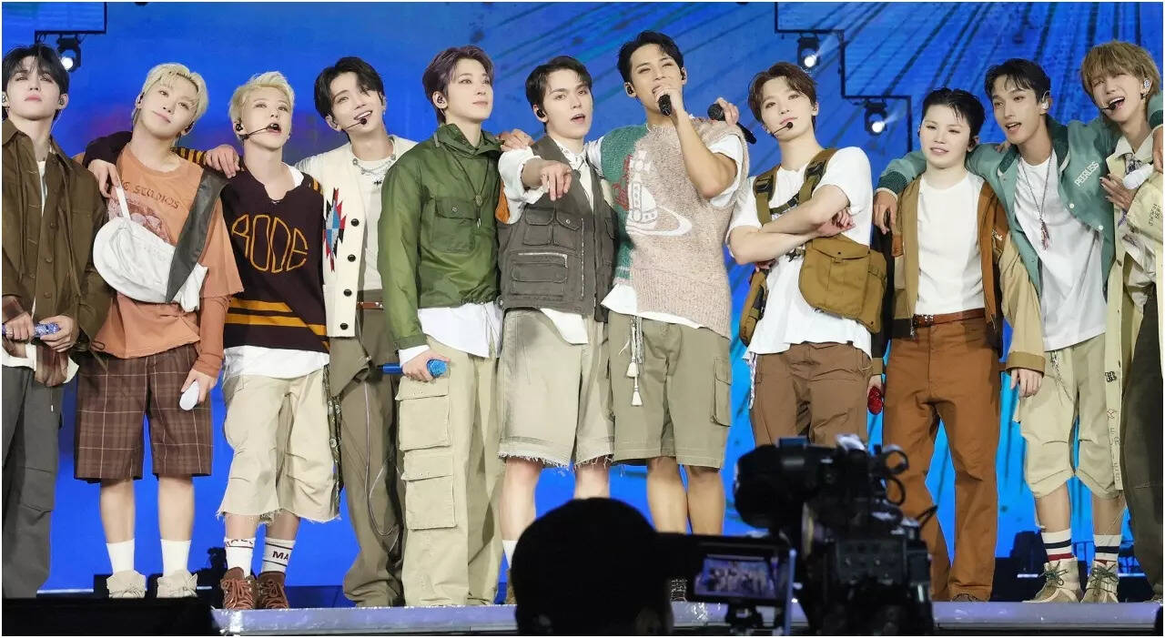 SEVENTEEN show their professional finesse on stage; video goes viral ...