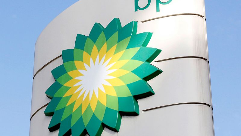 BP sees major downturn as gas trading and refining divisions lag