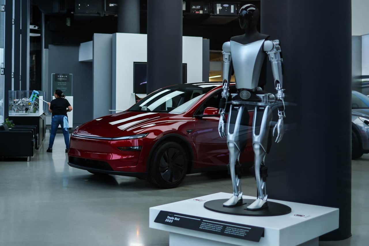 Tesla Stock Rose for 6th Straight Day. Why Robots Matter More Than Tariffs.