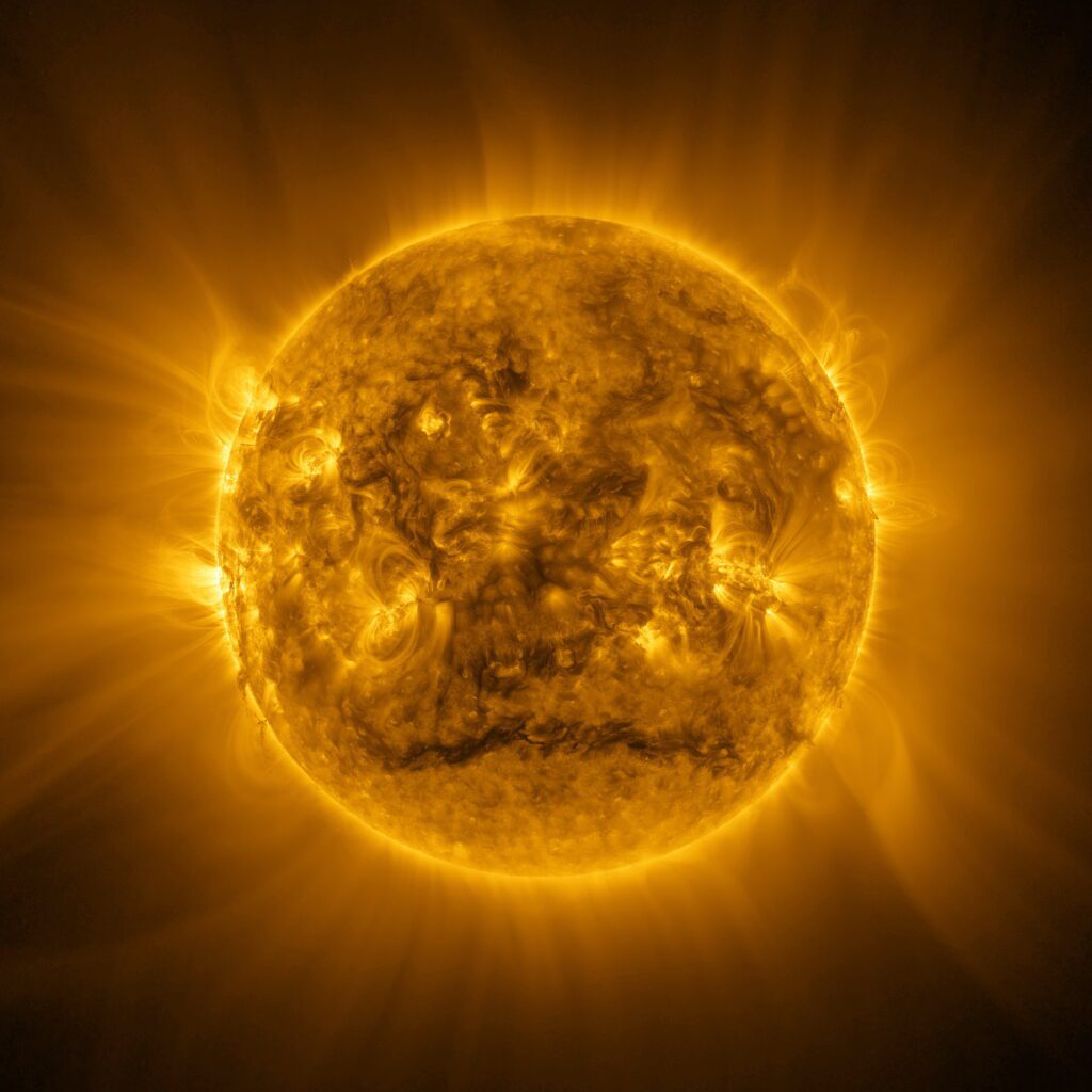 Spaceship Captures Its Most Detailed Sun Picture Ever – and It Doesn’t ...