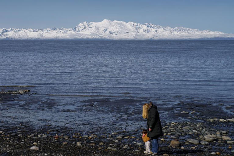 Magnitude 4.7 earthquake rocks Alaska amid volcano eruption fears as ...