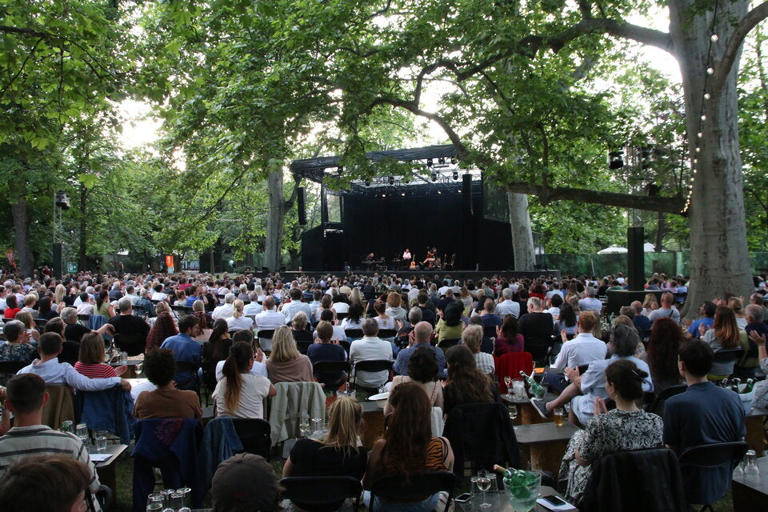 Niavarani, Kristan & Co.: Theater im Park feiert VIP-Eröffnung