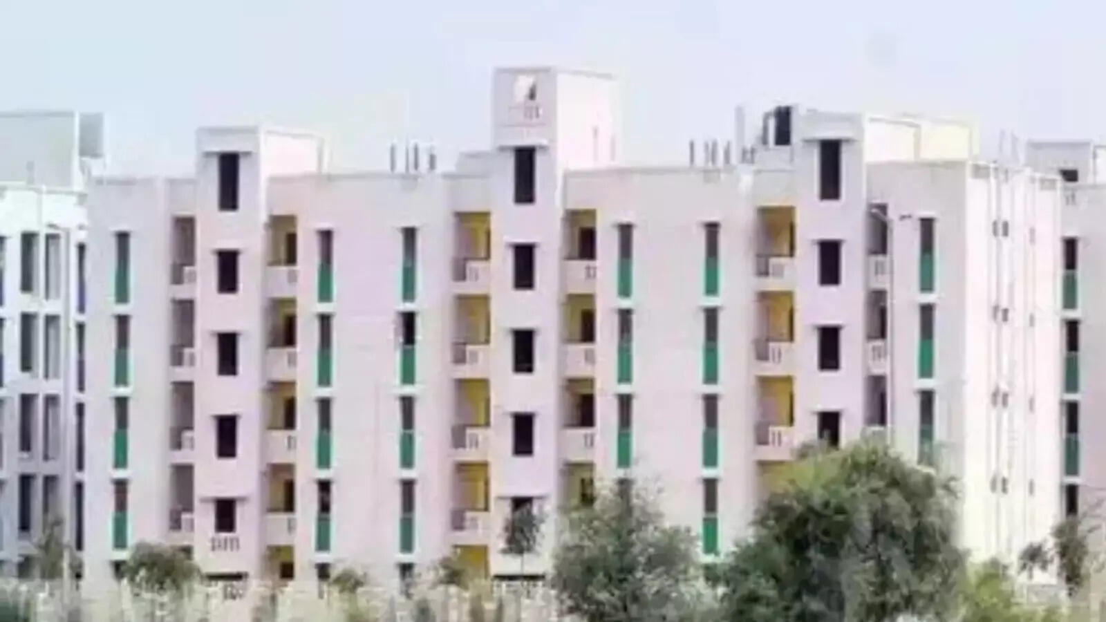 364 में से ऑक्शन में बिक गए 325 फ्लैट्स... DDA को इस हाउसिंग स्कीम में ...