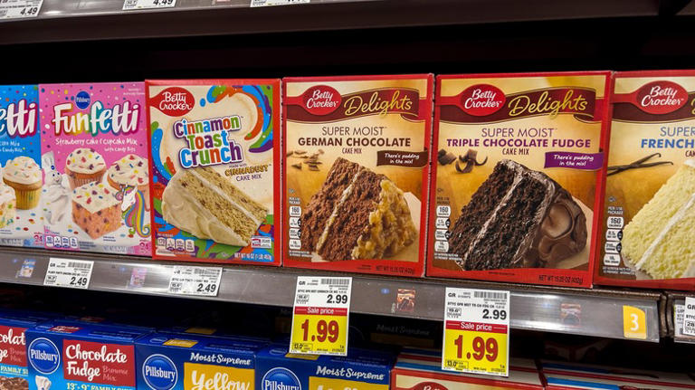 The Sweet Morning Snack You Should Make With Boxed Cake Mix