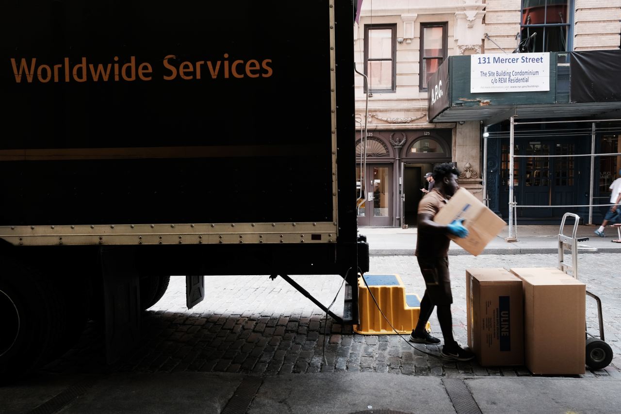 UPS to Cut 20,000 Jobs After Amazon Breakup