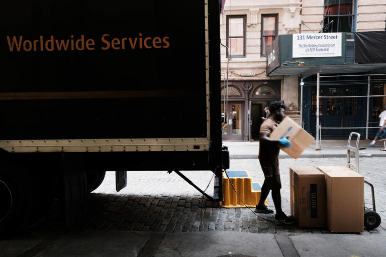 UPS to Cut 20,000 Jobs After Amazon Breakup