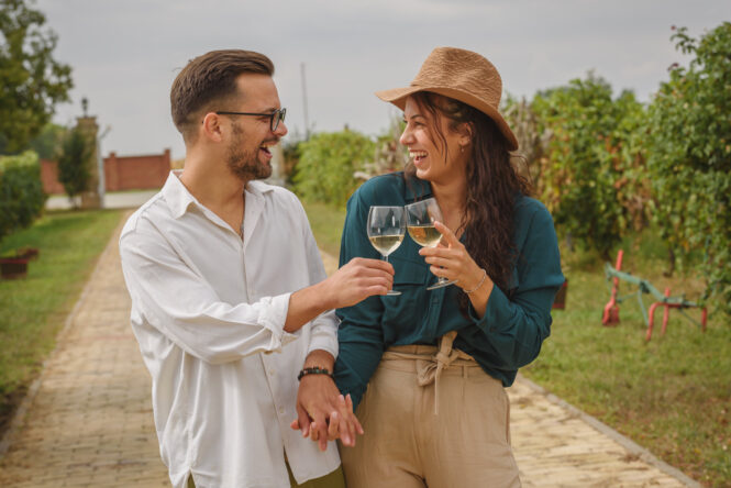 Behaviors That Prove Someone Is a Safe Person (And Those That Don’t)