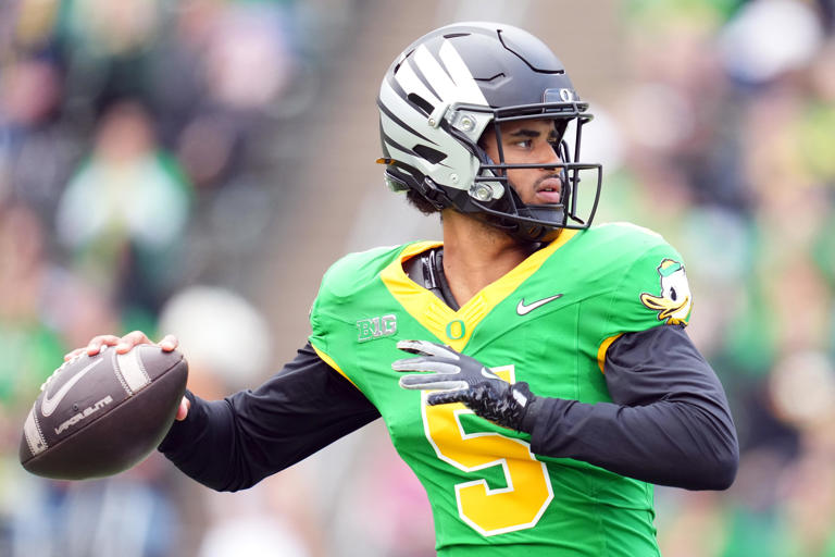Checking in with the Oregon Ducks QB room ahead of the 2025 season