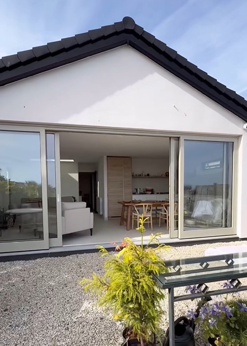 Brendan Courtney gives fans a look inside his swanky new seaside home ...