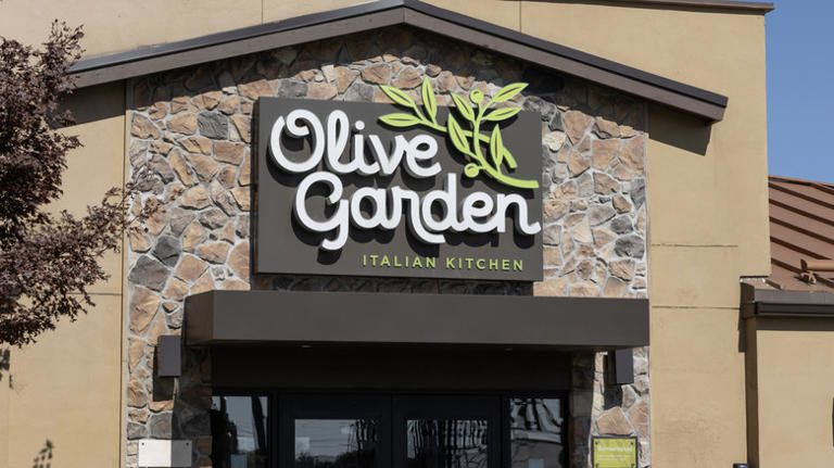 13 Discontinued Olive Garden Menu Items We May Never See Again