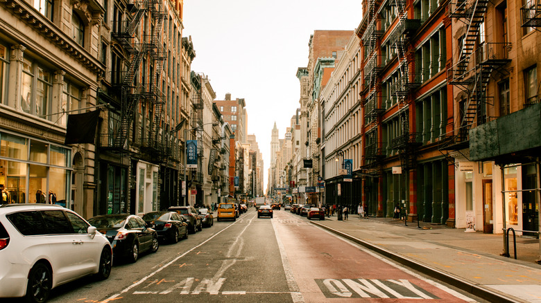 A Stay At This Iconic New York City Hotel In 2025 Comes With Elite Access To A Celeb-Favorite Club