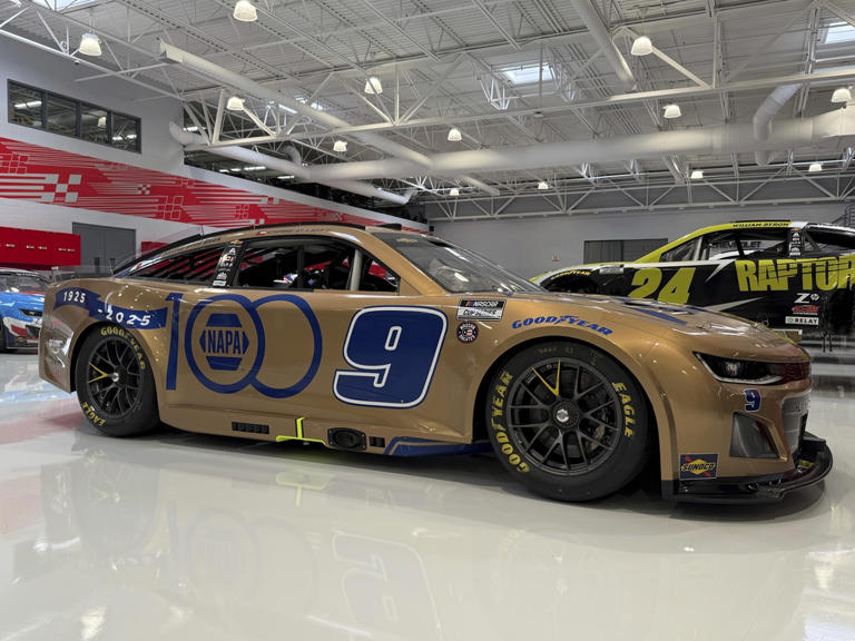 Elliott to celebrate NAPA's 100th anniversary with gold car. Credits ...
