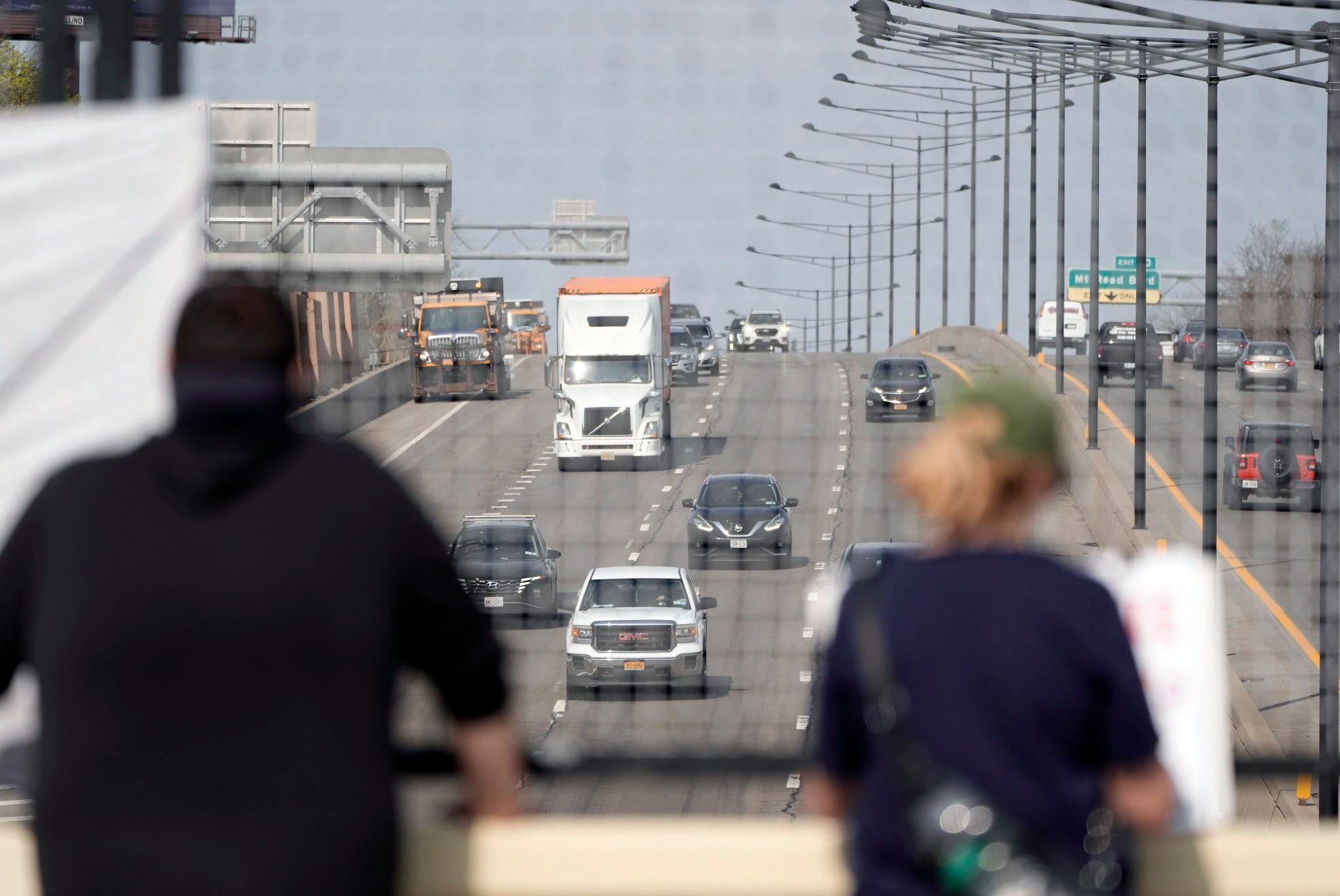 NYSDOT testing new digital road signs along I-490 in Rochester. What to ...