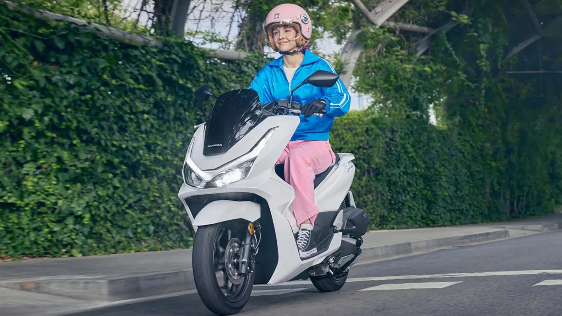 Honda registra novo visual para a PCX; será a linha 2026?