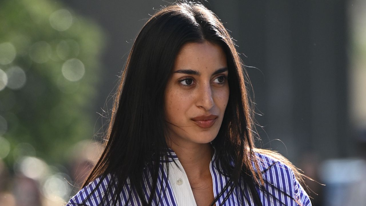 Cette marque de mode adorée des Françaises lance la chemise la plus en ...