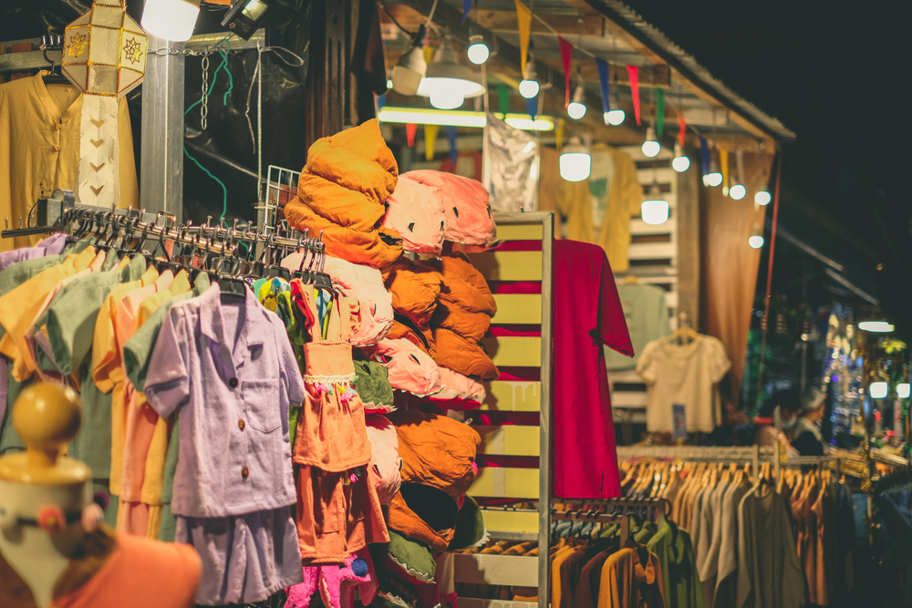 18 Stores That Were Considered “Cool” for Teens in the ’80s and ’90s