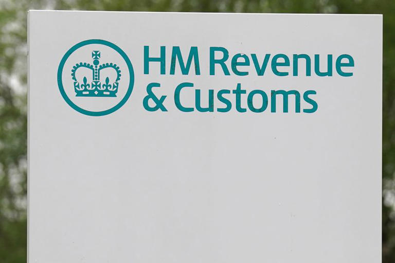 HMRC urges UK households to claim £2,881 back with one form