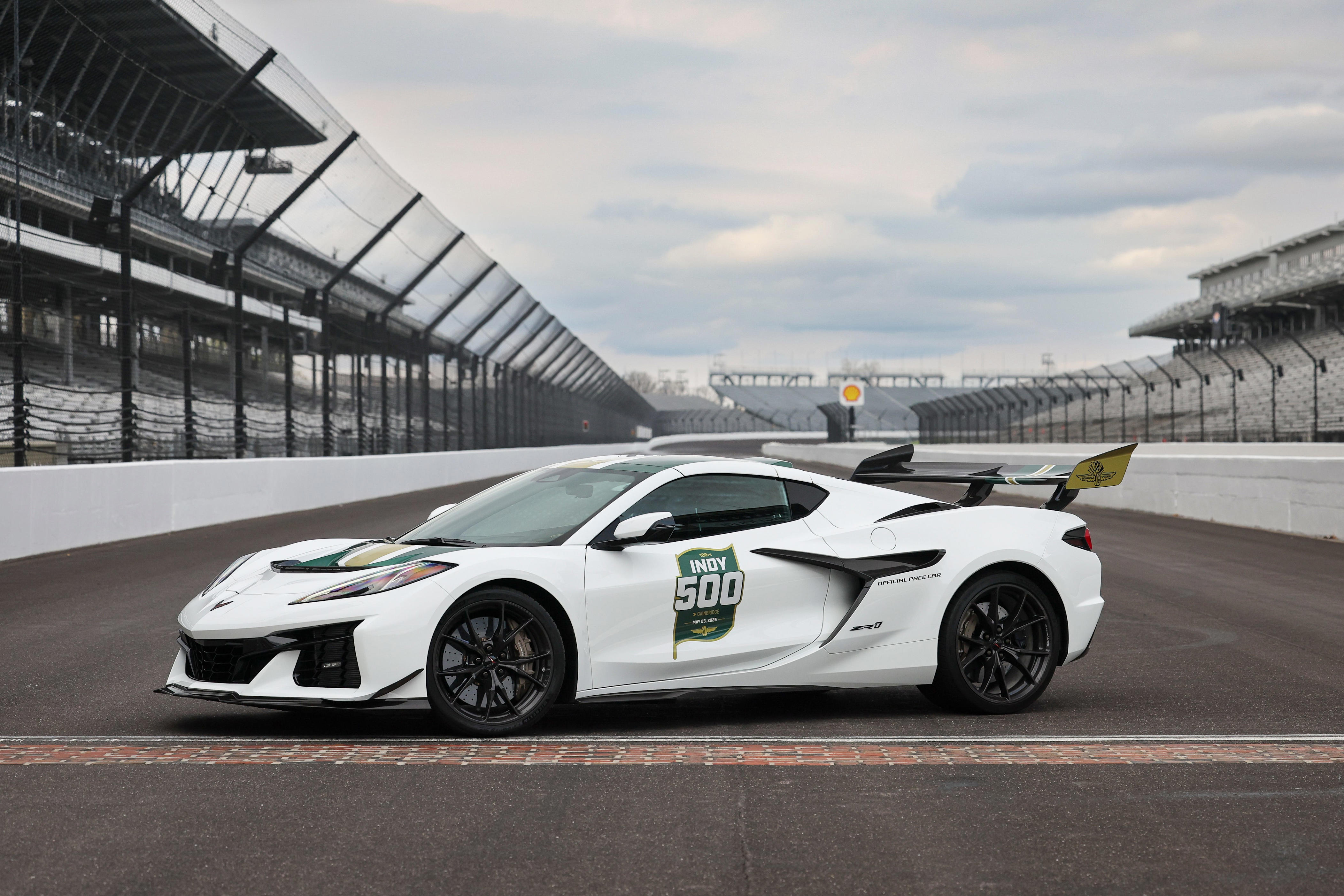 2025 Chevrolet Corvette ZR1 unveiled as 109th Indianapolis 500 pace car