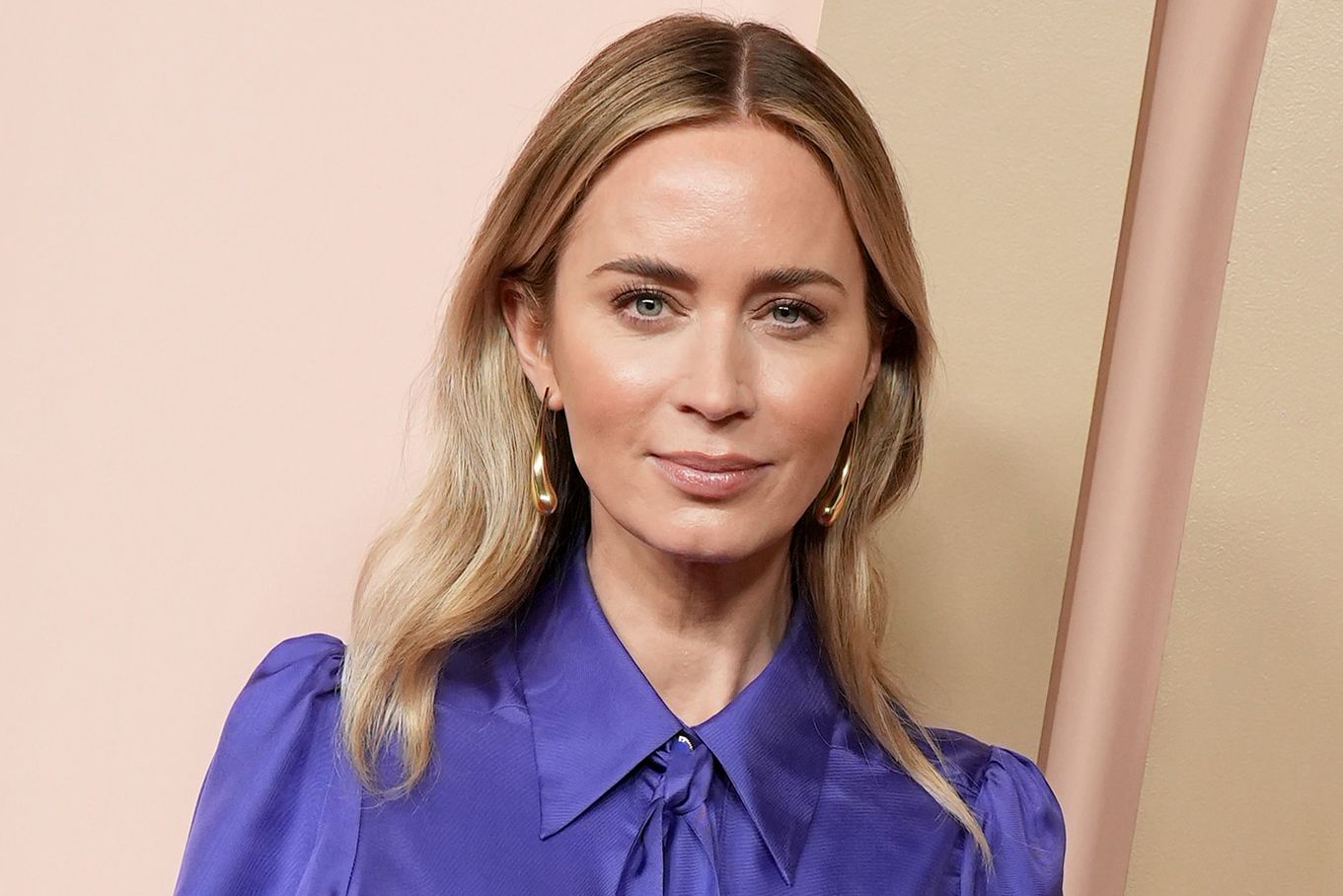 Emily Blunt Just Wore the Prettiest Cherry Blossom Nail Color—And It ...