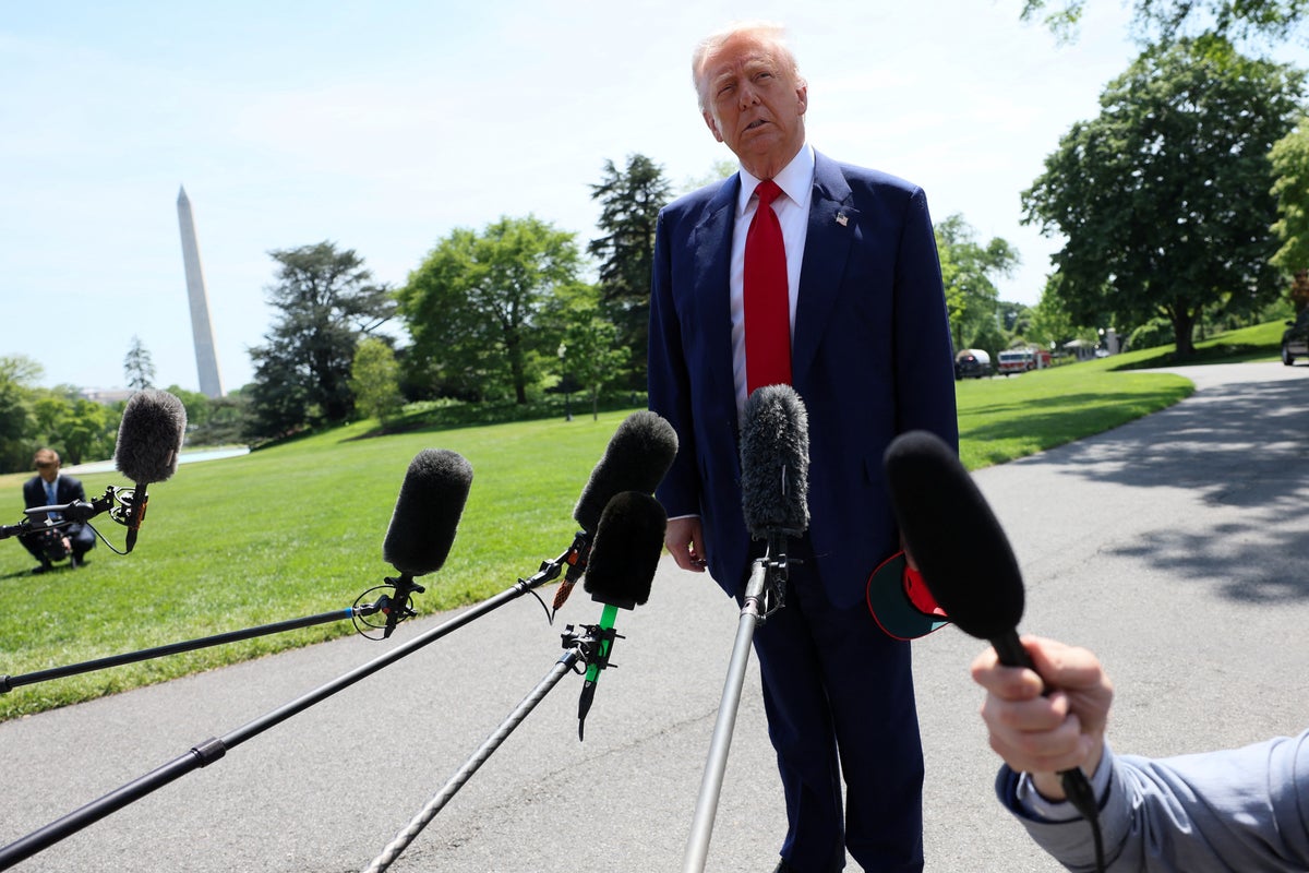 Trump at 100 days live: President had ‘good call’ with Bezos after fury ...