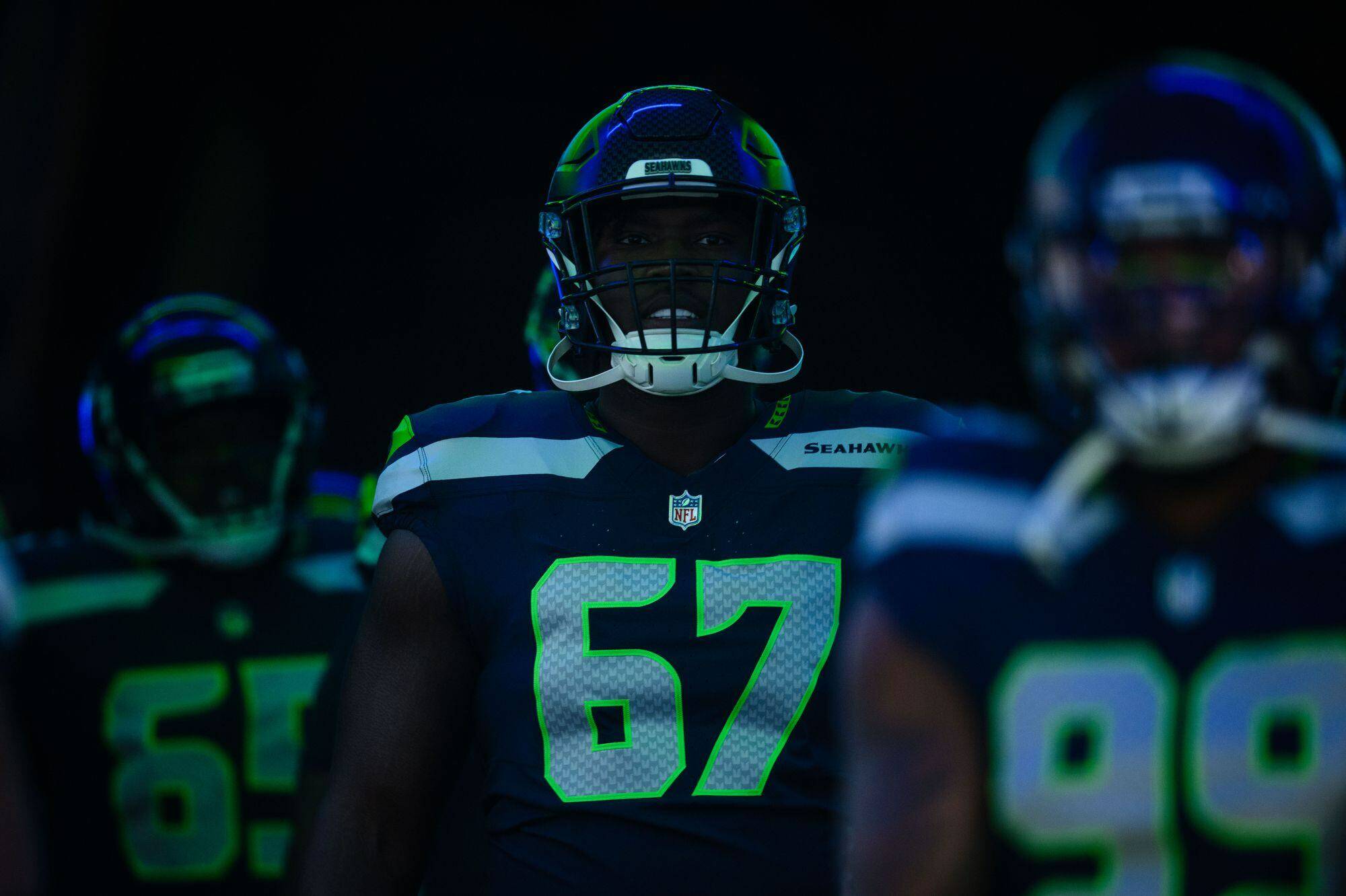 Seahawks picking up 5th-year option on Charles Cross