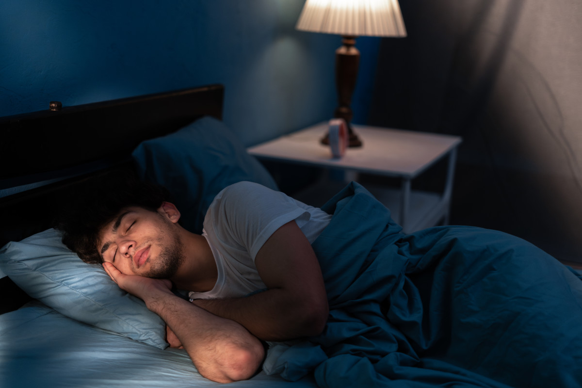 Andrew Huberman: Try This Simple Trick to Sleep Better Tonight