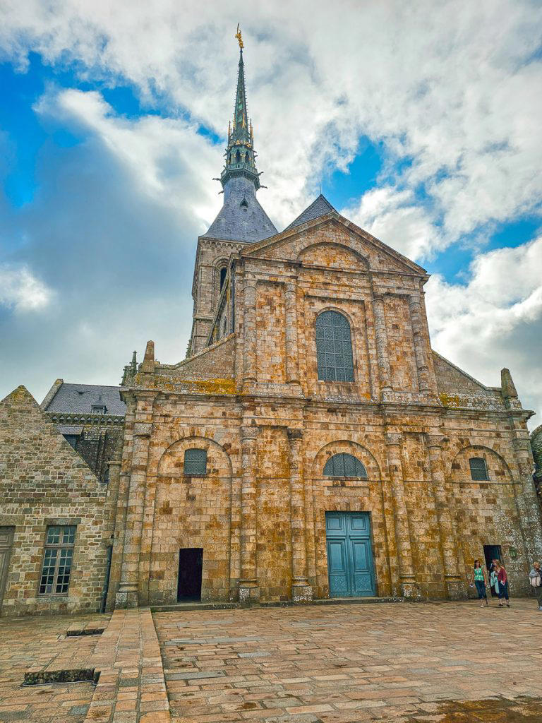 15 Gorgeous French Churches That Are Masterpieces of Architecture and Art
