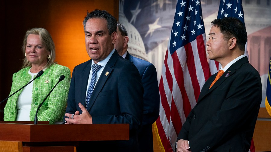 Top Democrat shoots down impeachment efforts against Trump