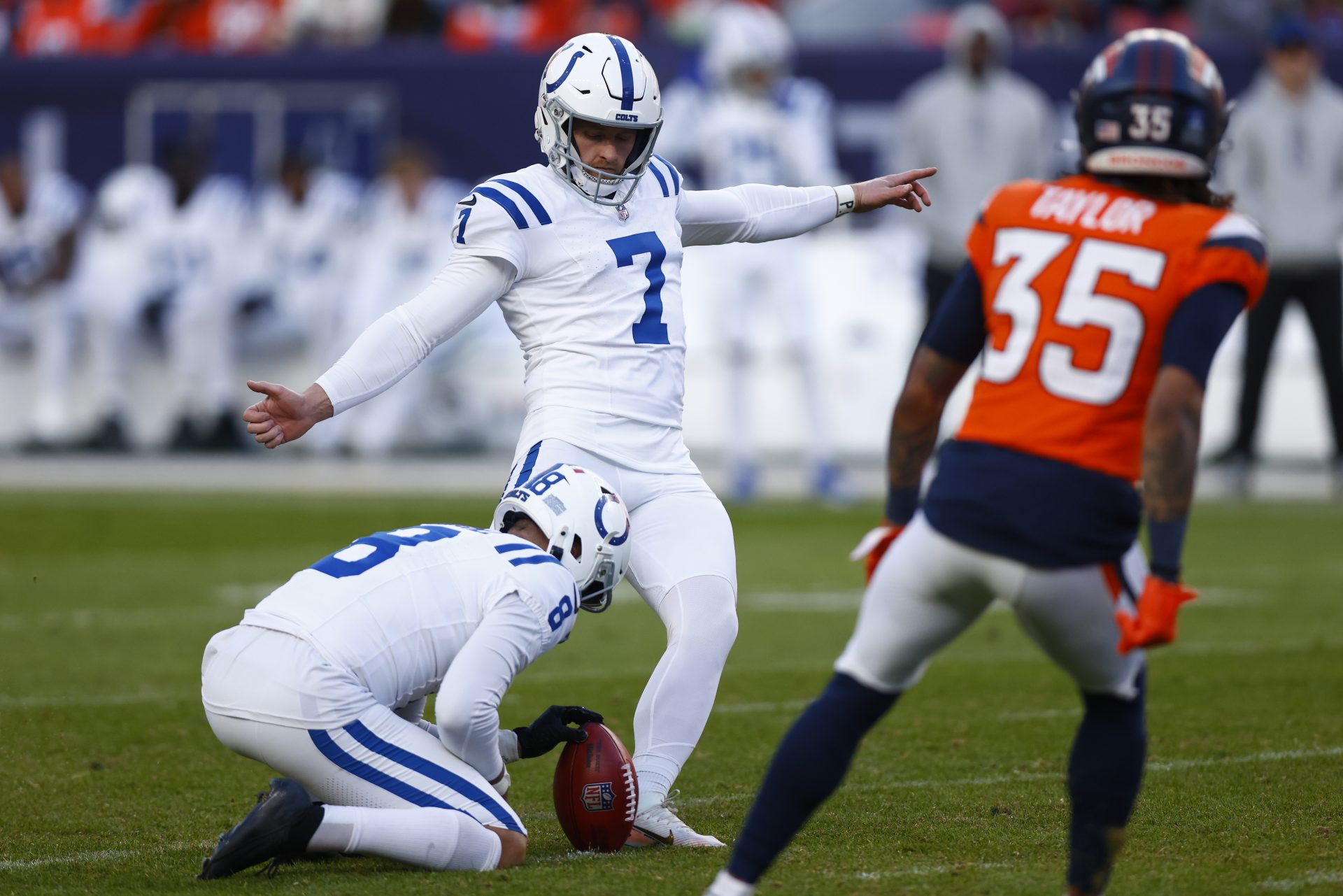 Former Colts Pro Bowler Signs Record-Breaking Contract