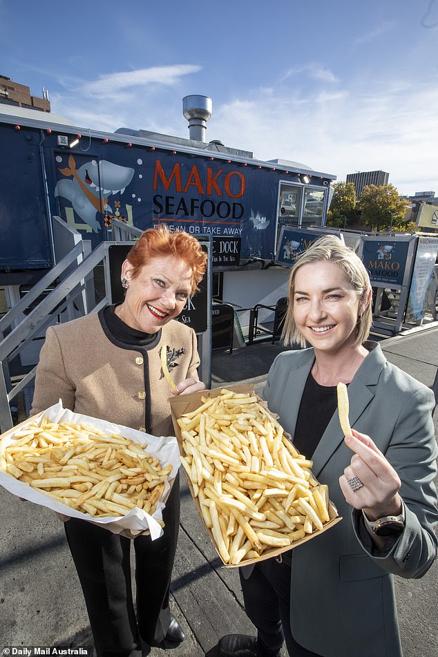 Pauline Hanson finally reveals the truth about THAT photo that Aussies ...