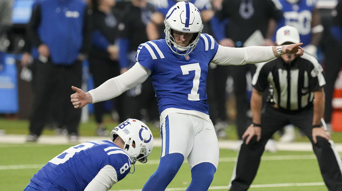 Commanders land veteran kicker on historic contract