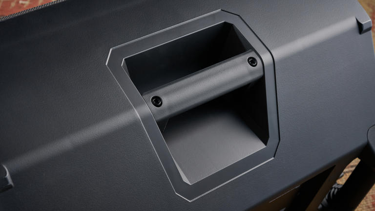 “At full throttle, this speaker is capable of delivering room-filling ...