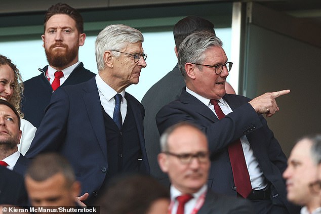 Arsene Wenger sits alongside Prime Minister Keir Starmer in rare return ...