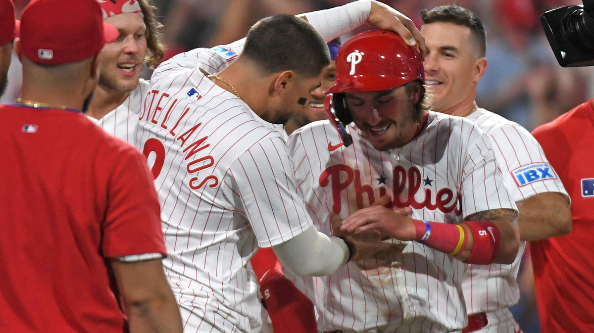 Phillies stun Nationals as Bryson Stott scores on walk-off wild pitch