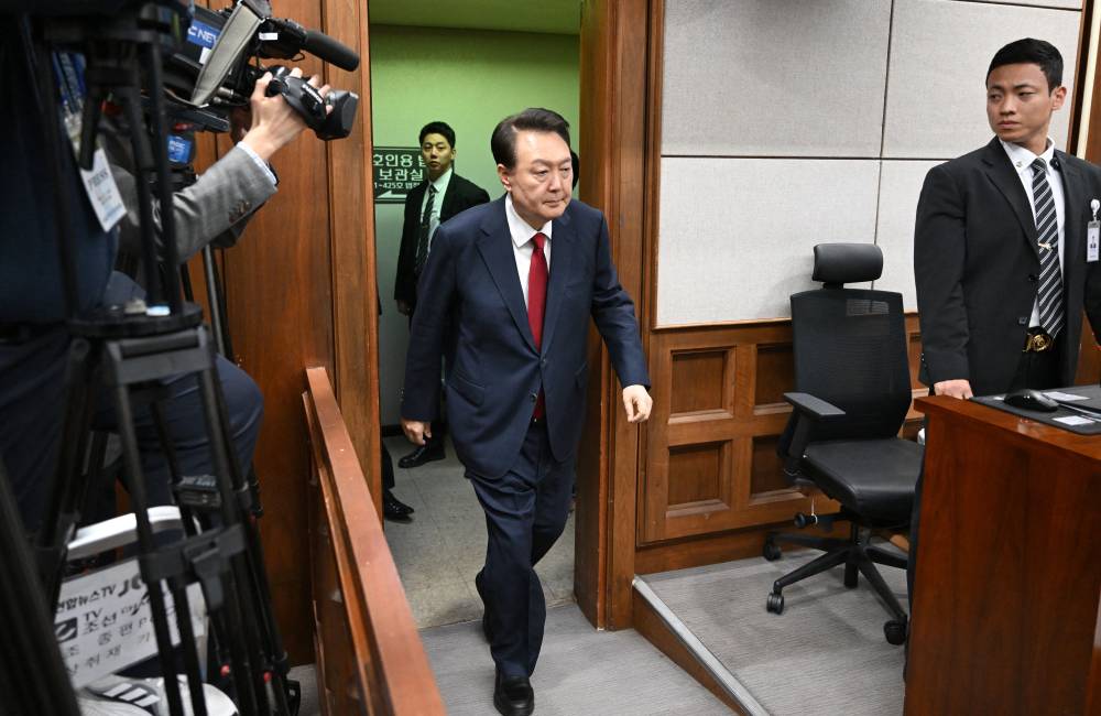 South Korean prosecutors raid former president Yoon's residence