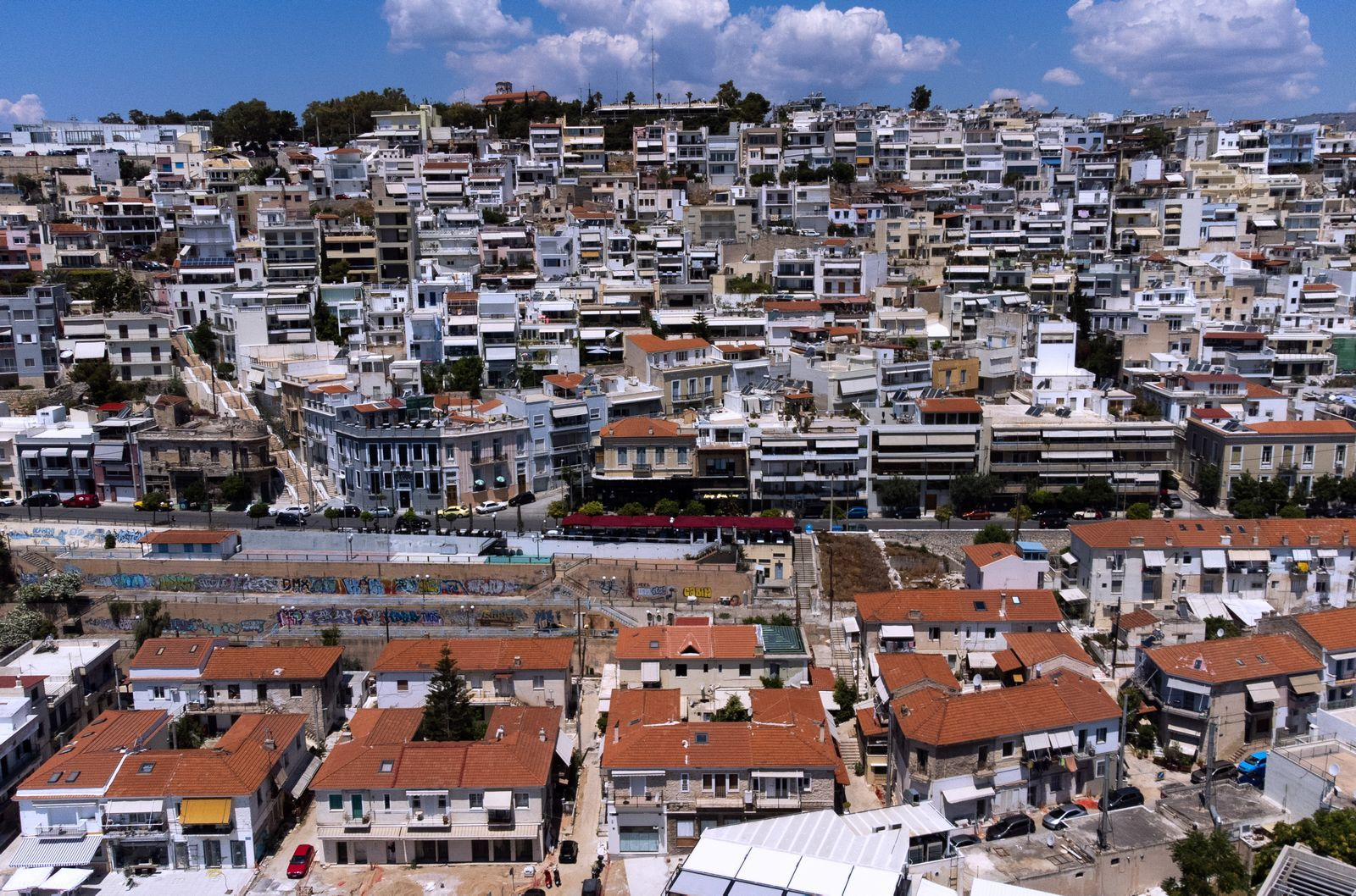 Συνεχίζεται η άνοδος του real estate στον Πειραιά – Πού κινούνται οι ...