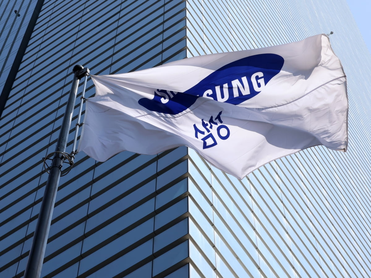 삼성전자, 美 관세 '촉각'…"TV·가전 생산지 이전도 고려"