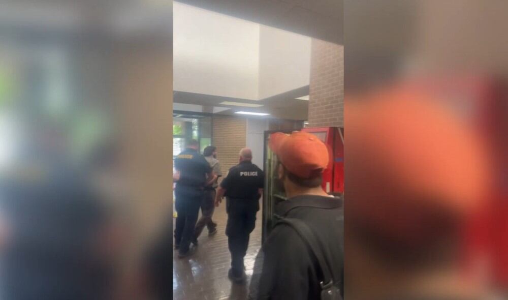 Chaos erupts at the Decatur City Council’s work session