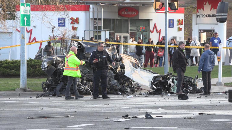 Man dead after pickup truck hits TTC bus in Scarborough