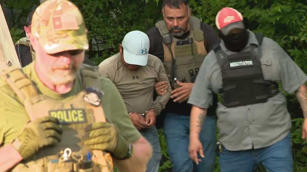 Man who hid in tree for 6 hours to evade deportation warrant arrested