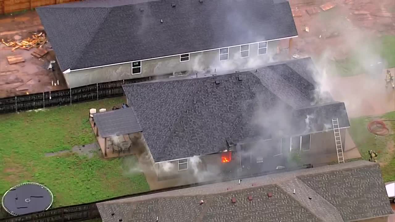 WATCH: Sky 5 flies over house fire in northwest Oklahoma City